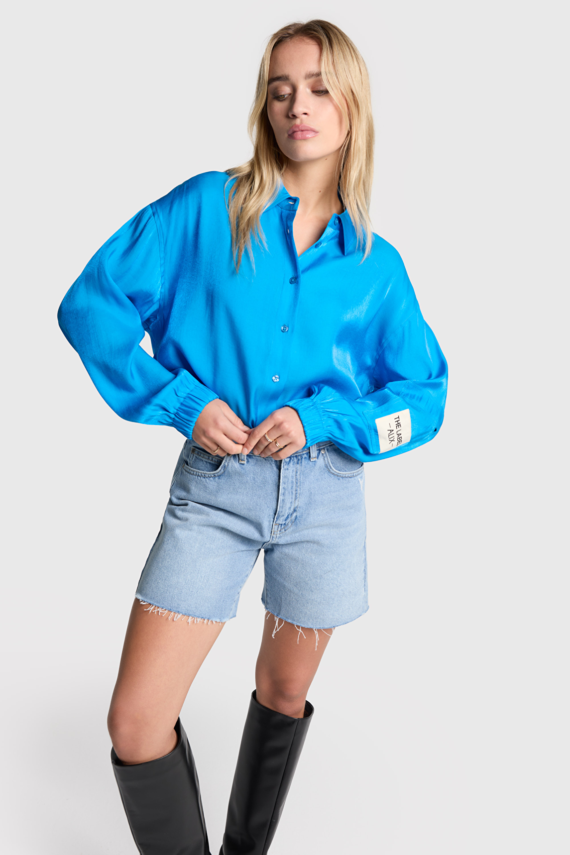 SHINY SATIN BLOUSE | Alix